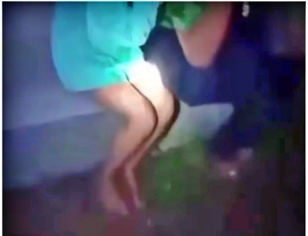 VIRAL !! Video Sepasang Remaja Kepergok Mesum Di Kuburan China ...