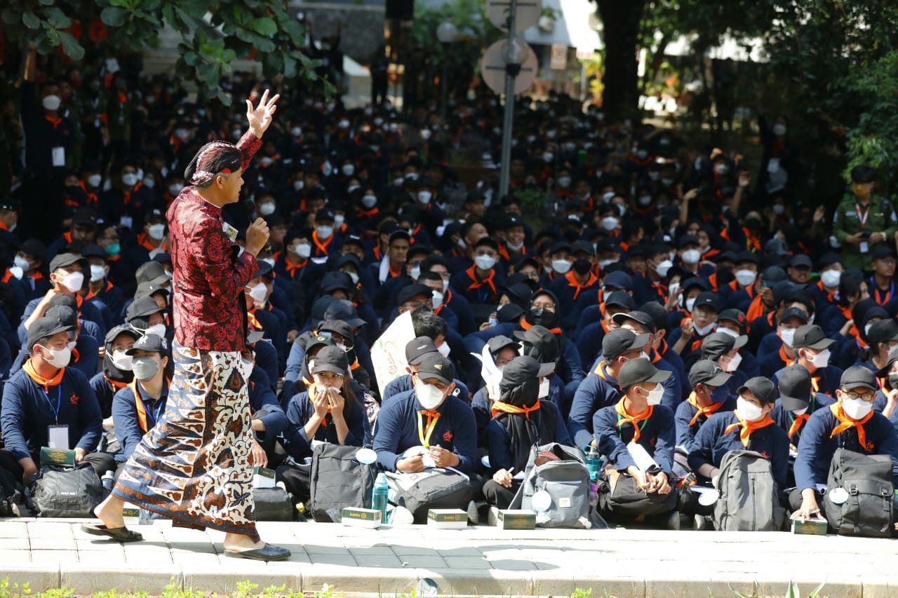 Beri Motivasi Maba FT UGM, Ganjar Ajak Mahasiswa Persiapkan Diri Hadapi ...