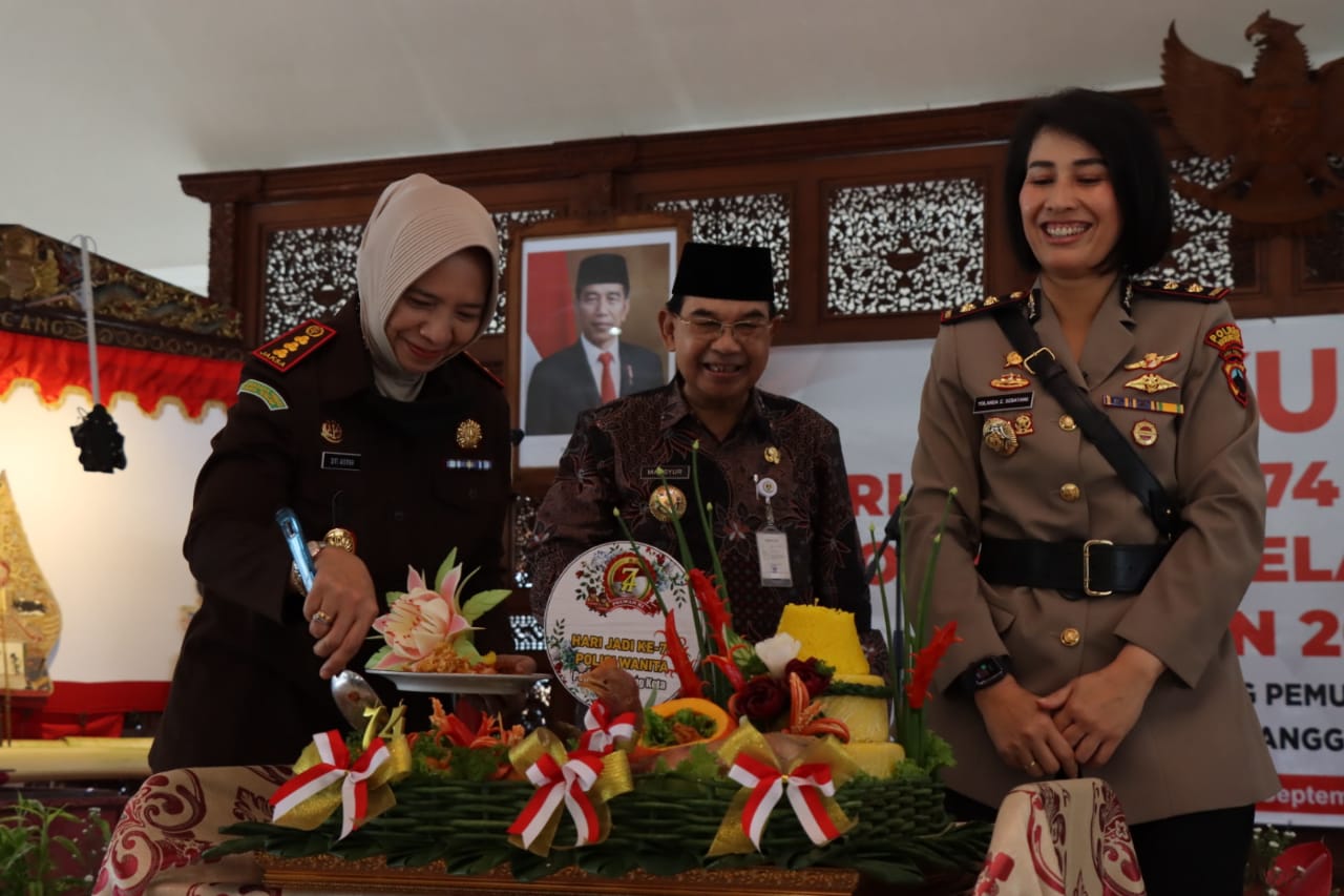 Perayaan Hari Jadi ke-74 Polwan RI, Polres Magelang Kota Gelar Syukuran Hingga Tampilkan ...