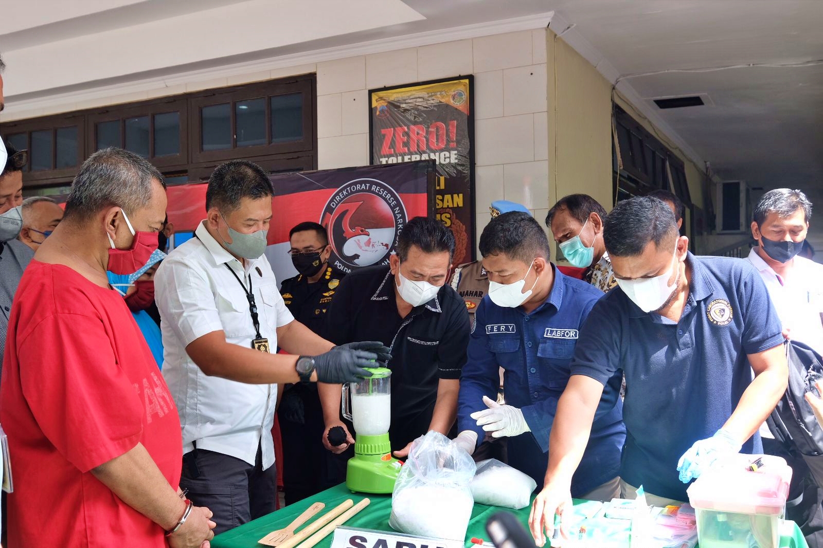 Sabu 3,4 Kg Dimusnahkan Ditresnarkoba Polda Jateng Dengan Diblender Dan ...