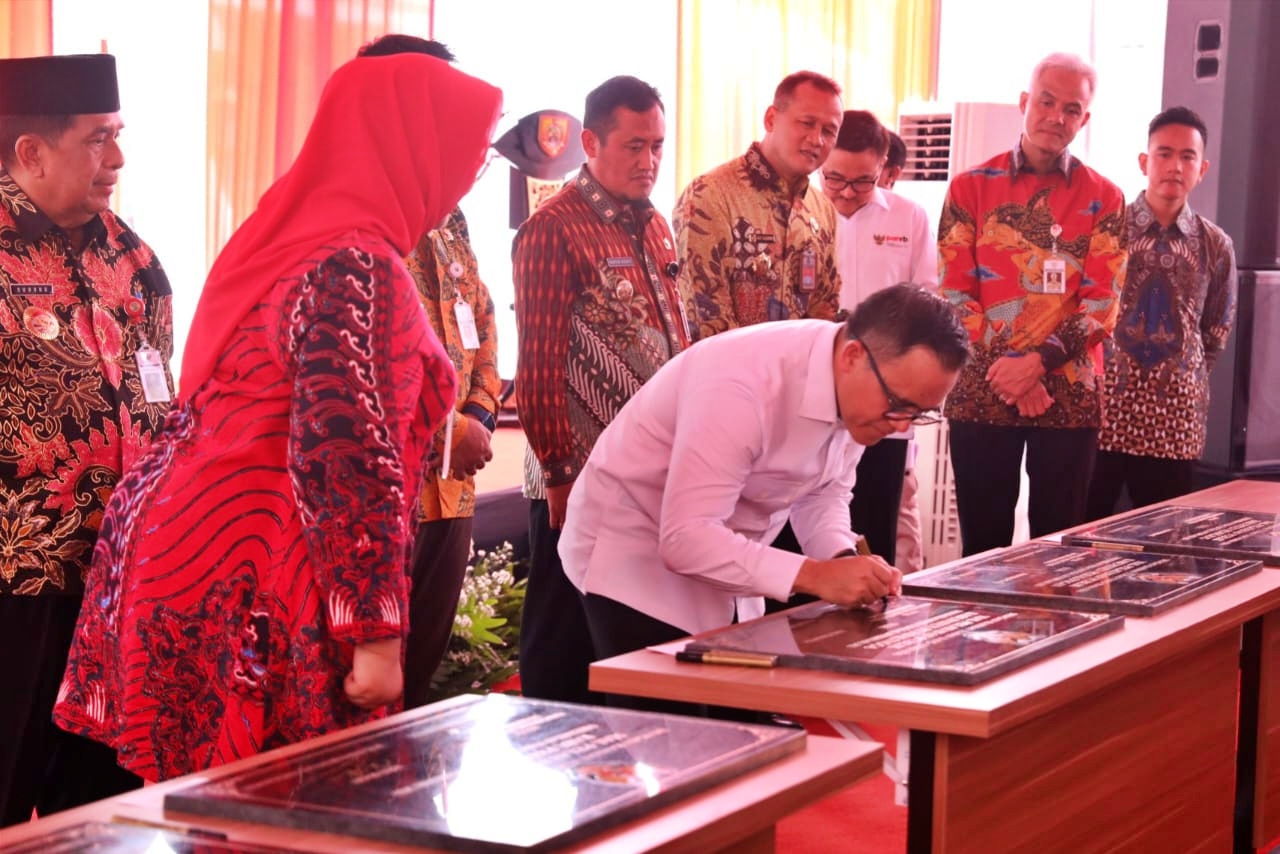 KEREN !! Menpan-RB Resmikan Tujuh MPP di Jateng - BorobudurNews