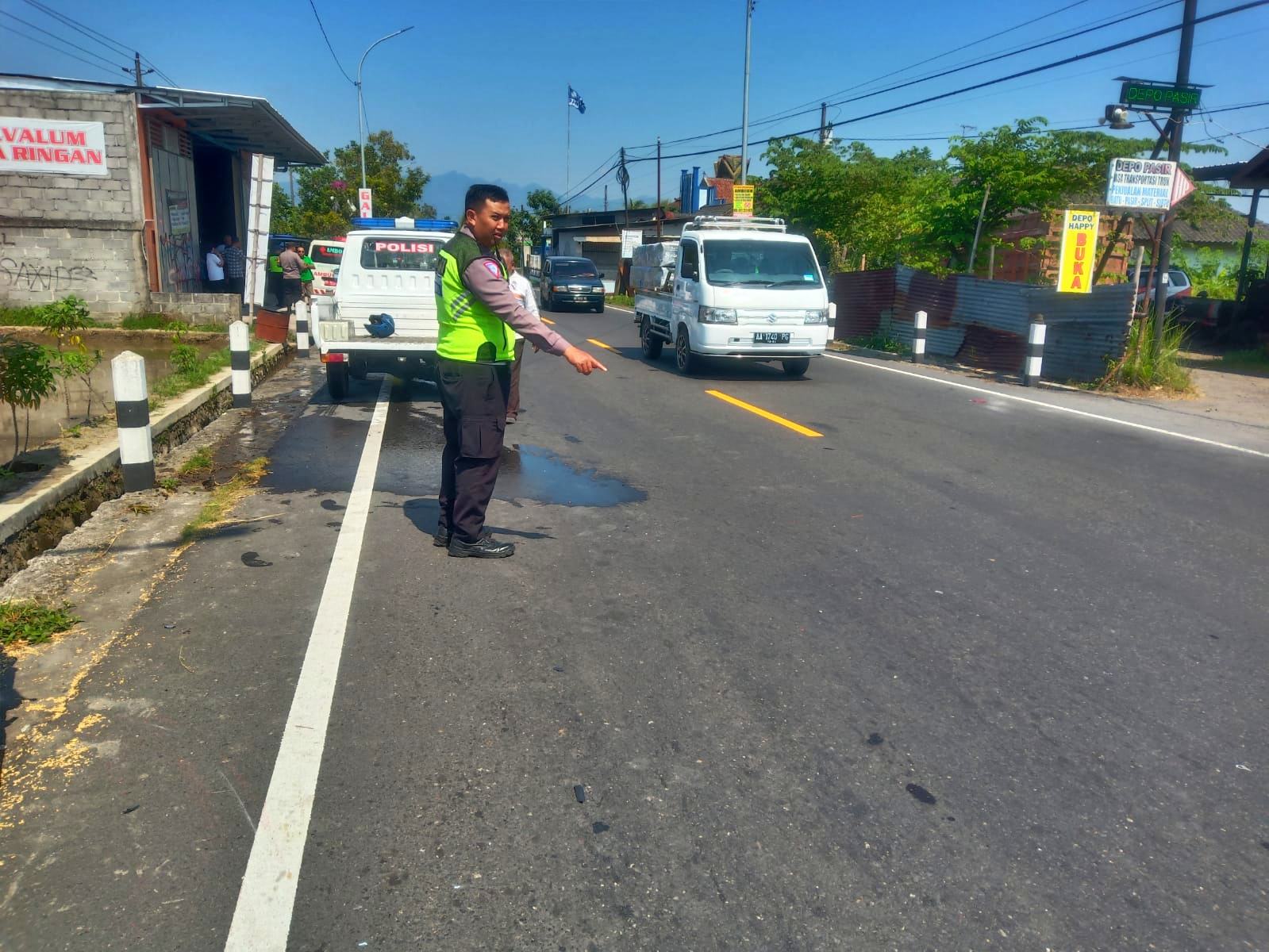 Seorang Guru Wanita Terlibat Kecelakaan Lalu Lintas Dengan Truk di Magelang - BorobudurNews