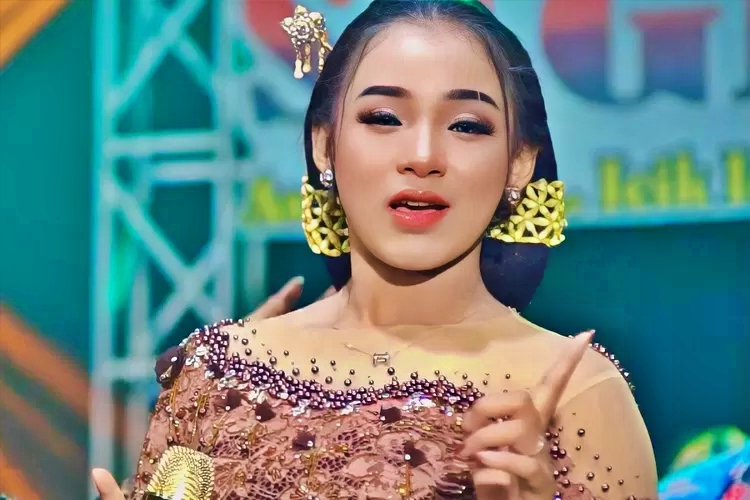 Sejumlah Fakta Sinden Viral Niken Salindry, Salah Satunya Masih Pelajar ...