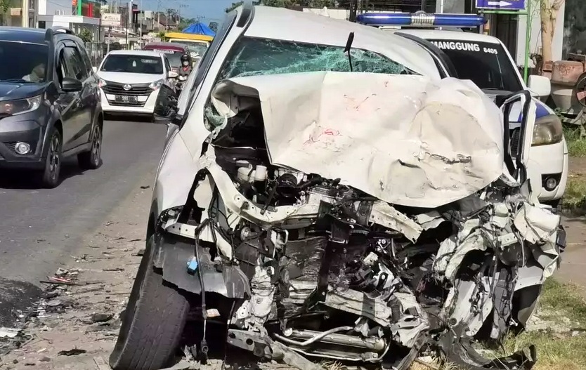 Adu Banteng Mobil vs Truk Fuso di Temanggung, Satu Orang Meninggal Dunia - BorobudurNews