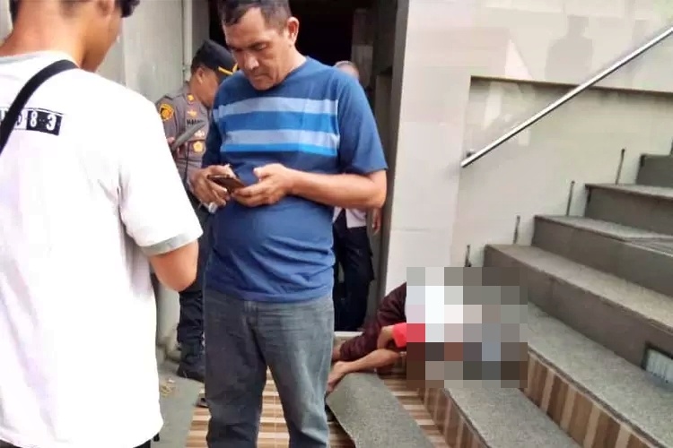 Dikira Tidur, Seorang Pria Ditemukan Meninggal Dunia di Teras Mushola - BorobudurNews