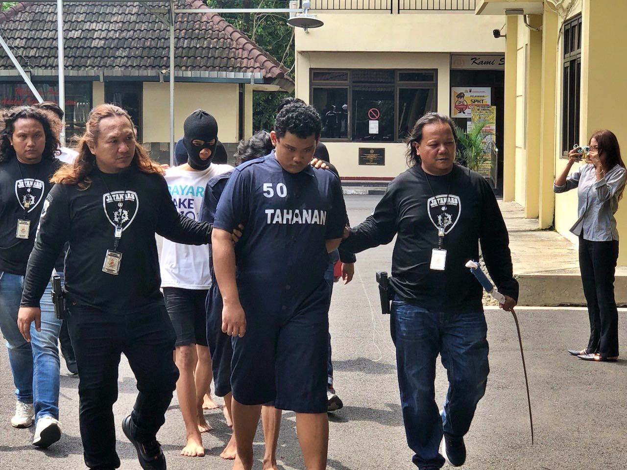 Gangster Ricuh di Borobudur Semarang Viral, Polisi Tangkap 5 Pelaku ...
