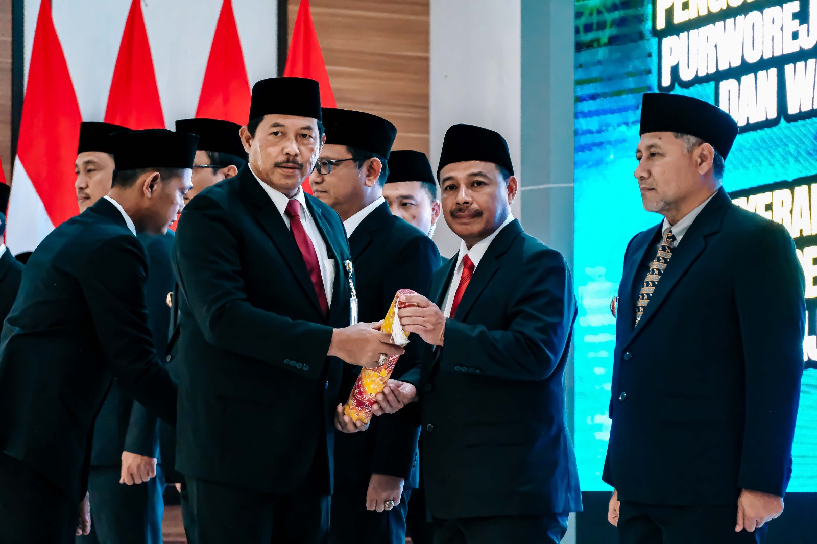 Ahmad Aziz Dilantik Jadi Penjabat Sementara Wali Kota Magelang ...