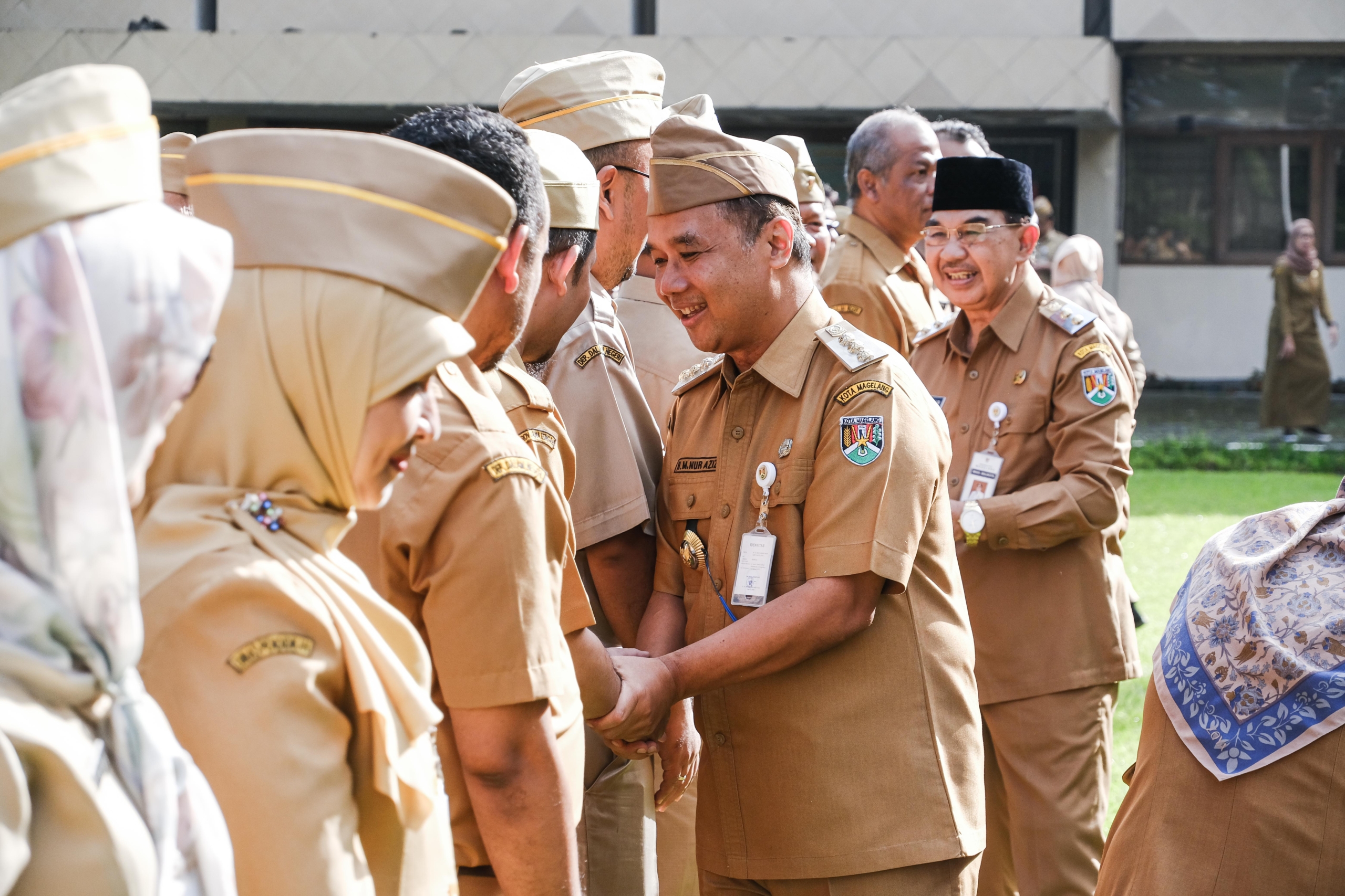 Wali Kota Aziz dan Wakil Wali Kota Mansyur Pamitan dengan ASN Pemkot ...