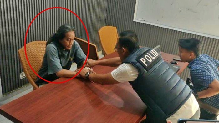 Pembunuhan Tragis di Bangkalan: Suami Bunuh Istri dan Selingkuhan di Kamar Kos - BorobudurNews