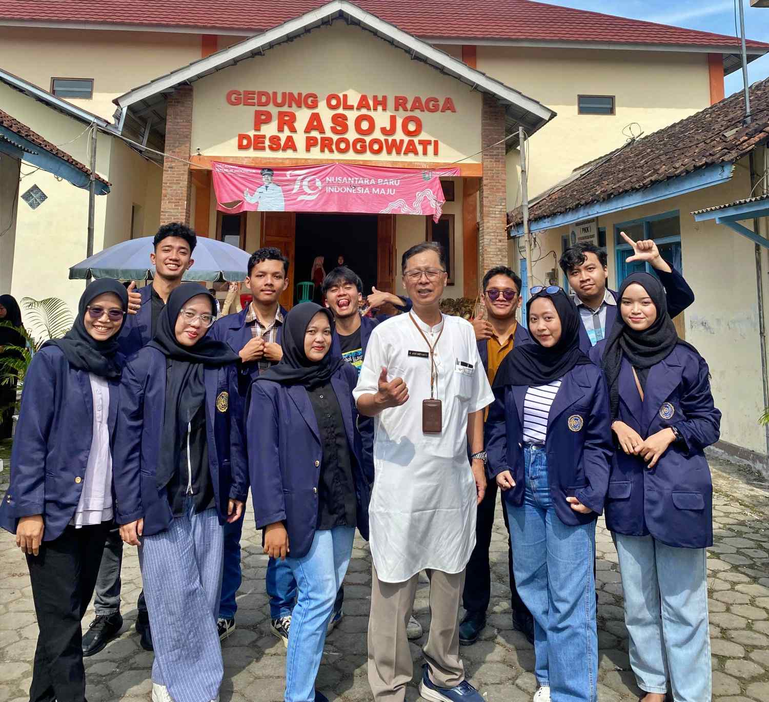 Dukung ProKlim, Mahasiswa KKNT UNIMMA Bangun Bank Sampah Berbasis ...